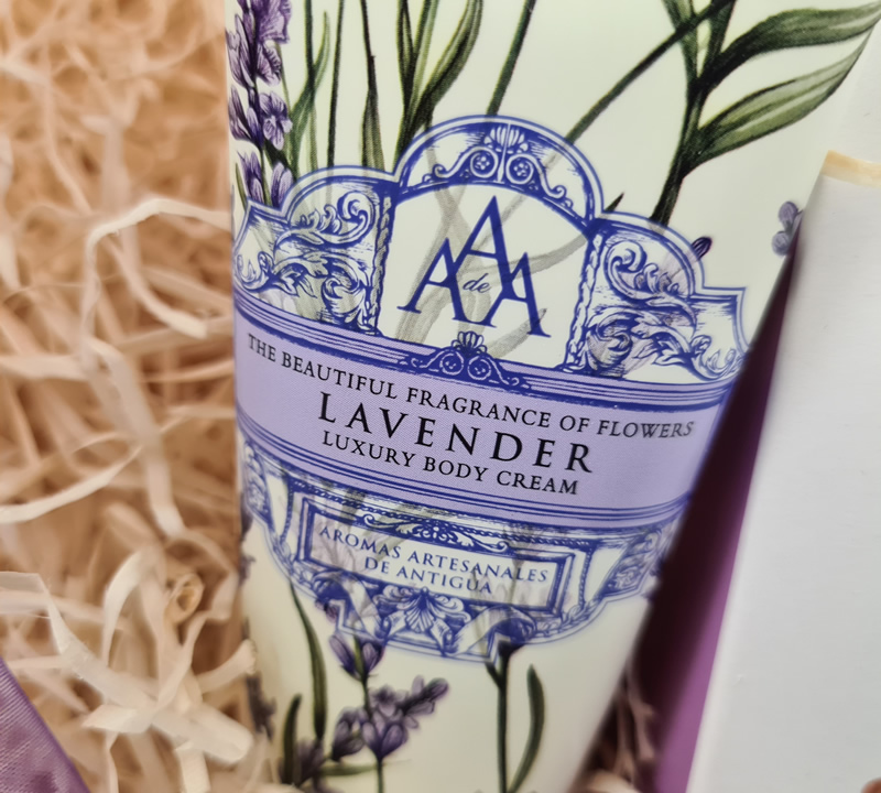 Luxury Pamper Hamper with Cava | Buy Online for £75.00